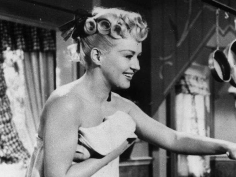 1950s Hairstyle: How to Style Like Pin-Up Girl "Betty Grable"？ - Vintage-Retro
