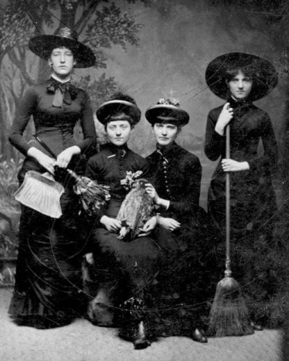 Vintage Halloween Costume Trends During the 19th Century - Vintage-Retro